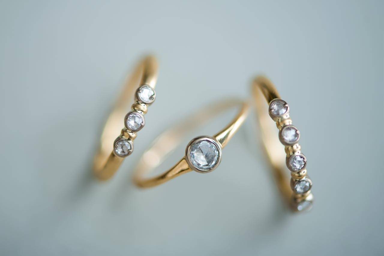 Unassumingly – MEDERU