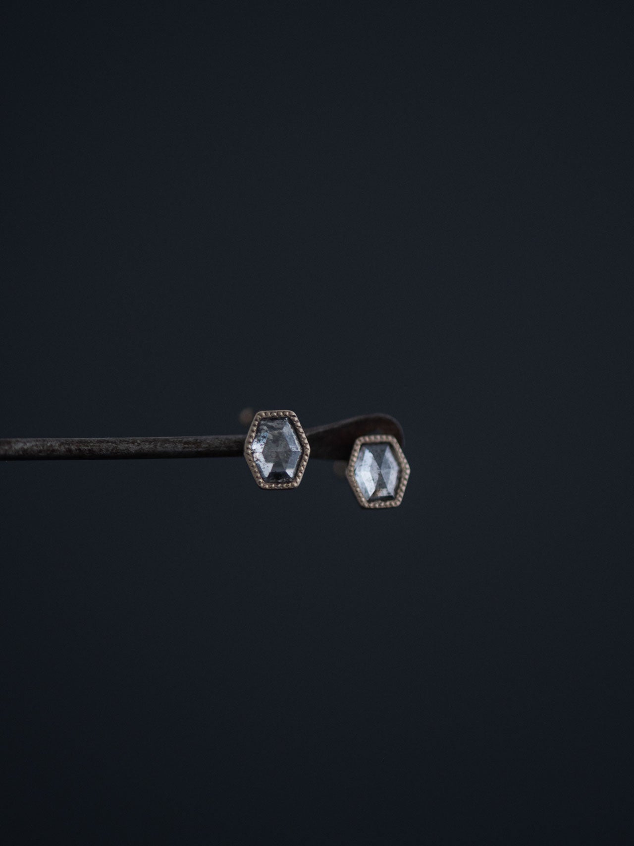 Diamond pierce _ LABO 22AWP03 – MEDERU